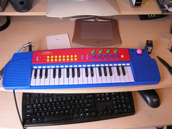 Cool Circuit Bent Keyboard Weird Sound Generator Synth By Bilm cool-circuit-bent-keyboard-weird-sound-generator-synth-by-bilm