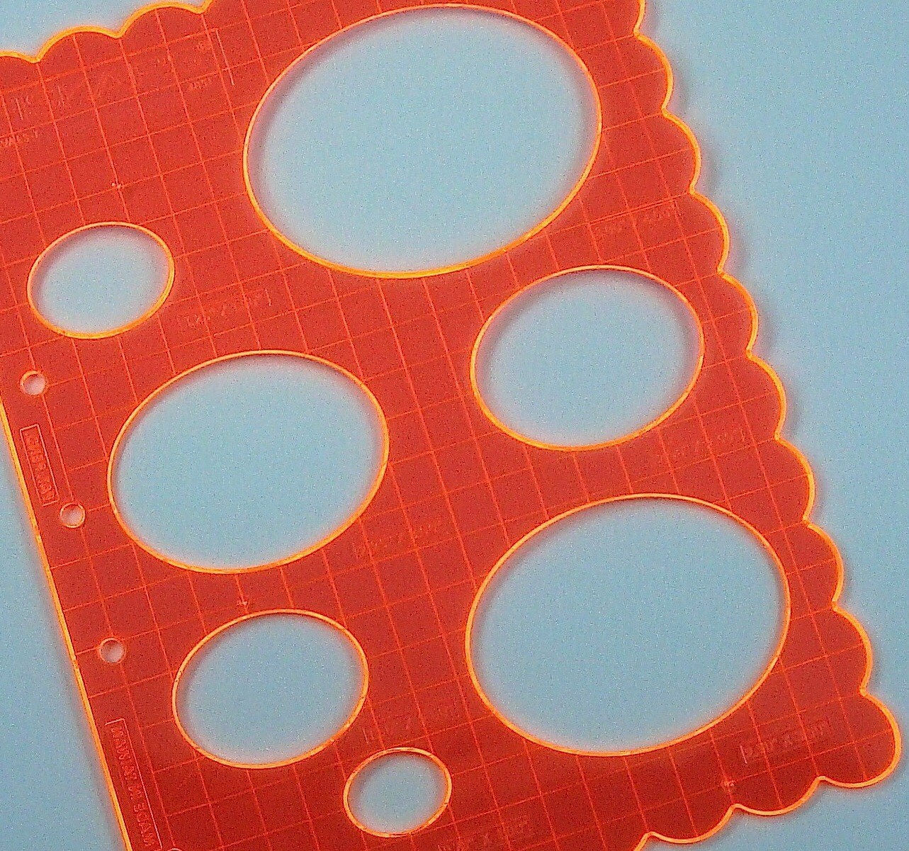 oval template stencil / fiskars shapetemplate for use with