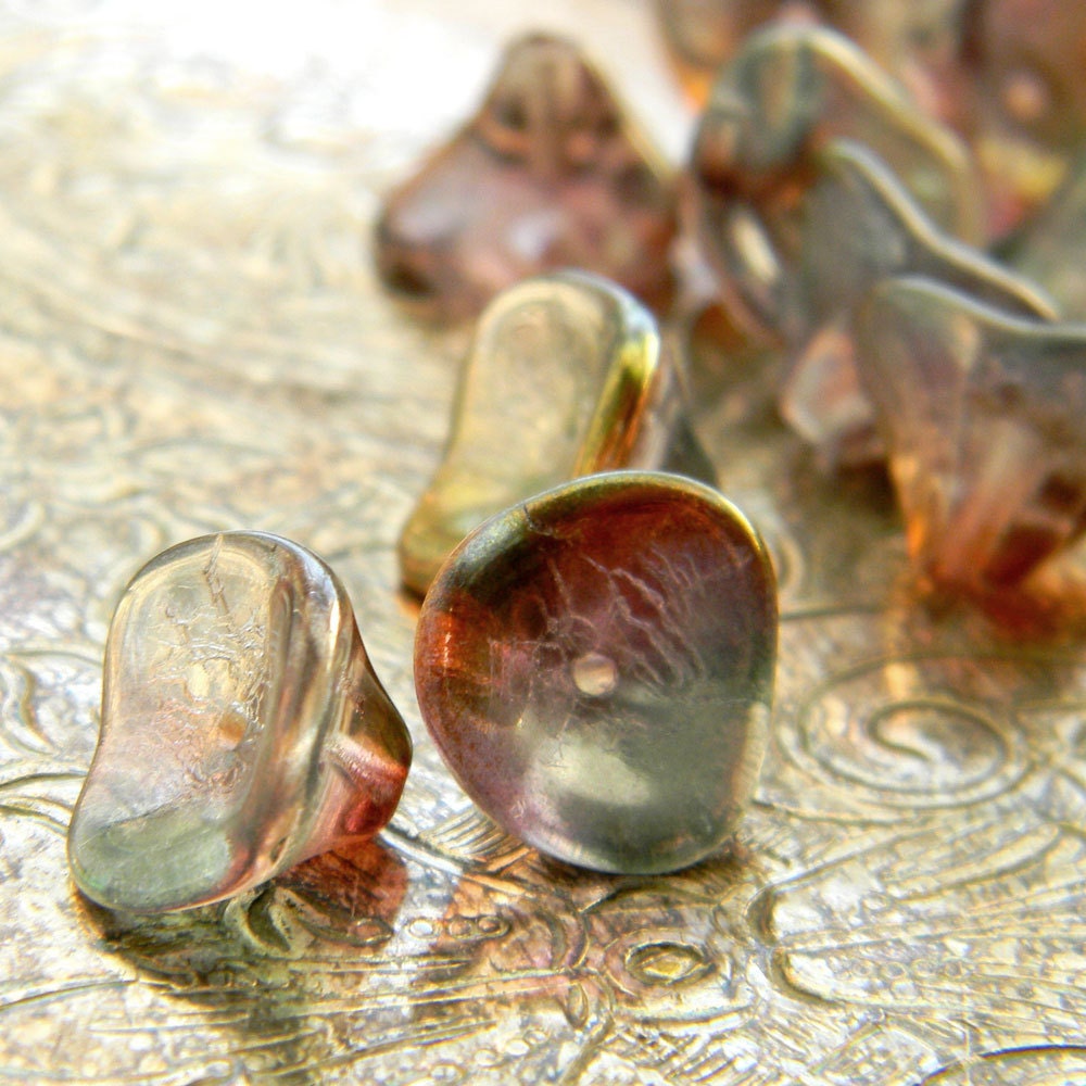 Rainbow's Trumpet 12 Czech Glass Bell Flowers 10x12mm