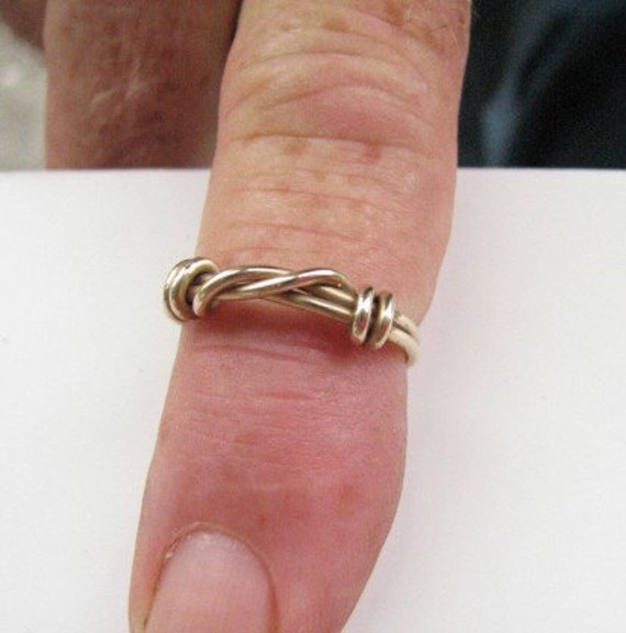 14ktgf Barbed wire ring suitable for men or women.