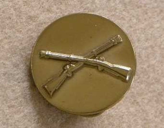 Vintage Military Brass Crossed Rifles Infantry Hat Lapel Pin