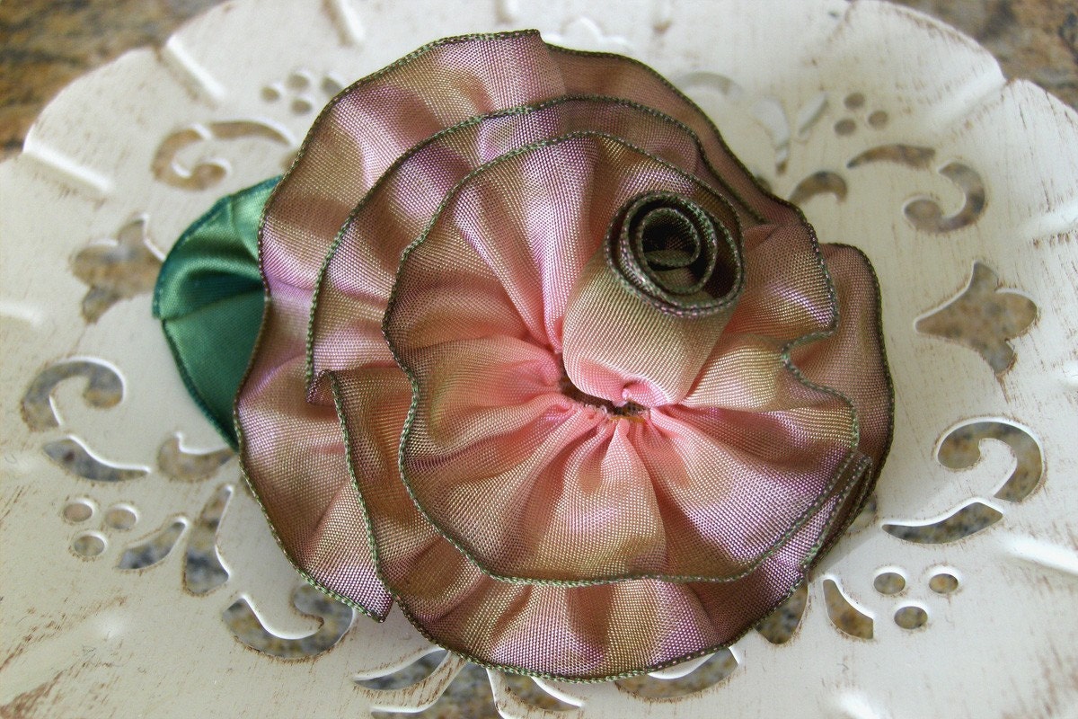 French Wired Ribbon Rose to Moss Green Ombre 3 yds 1 inch