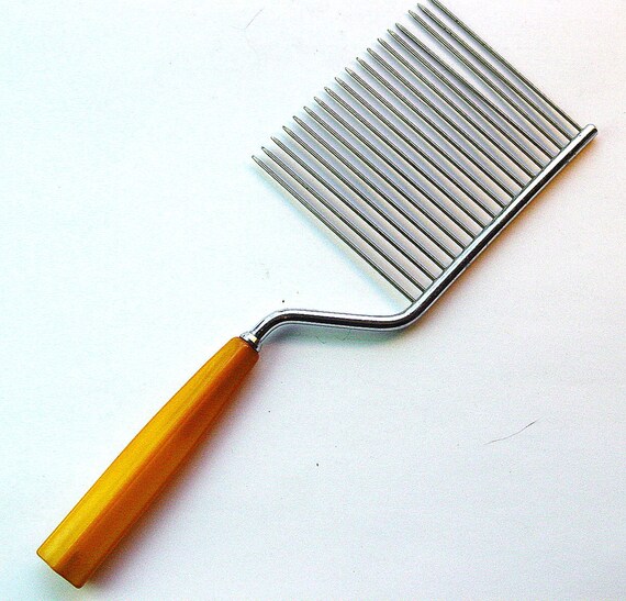 Given to me by my mother. : r/whatisthisthing