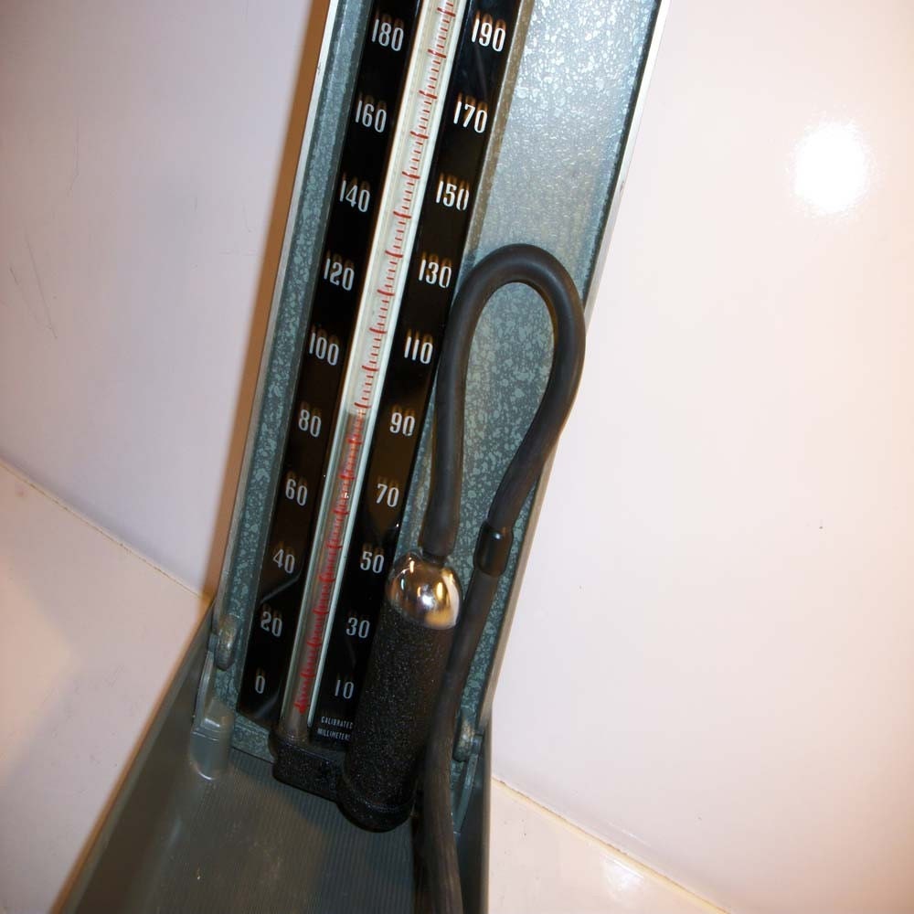 Vintage Baumanometer Blood Pressure Medical Collectible