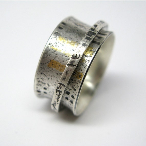 Items similar to Ostensibly Abstract Expressionistic Spinner Ring on Etsy