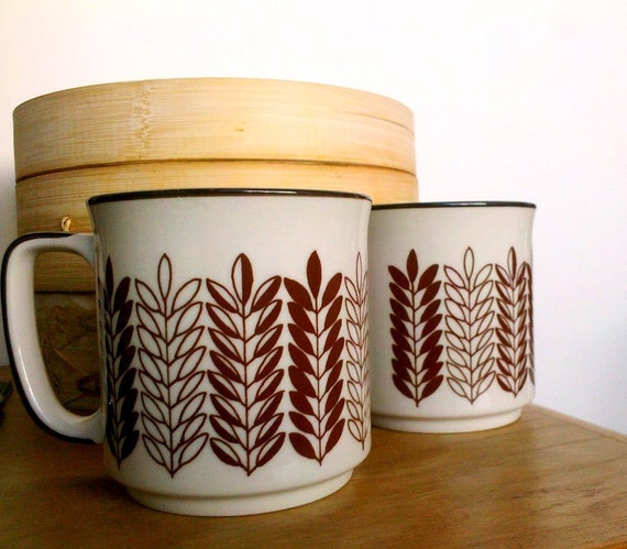 Items similar to Vintage Coffee Mugs - Set of 2 on Etsy