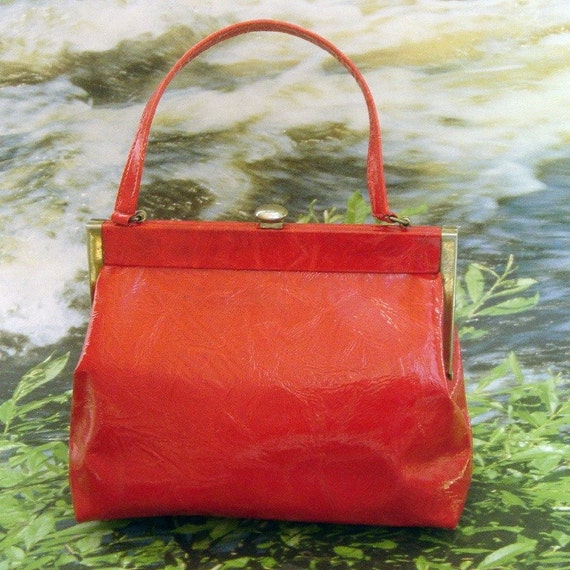 Bright Red Patent Leather Purse | semashow.com