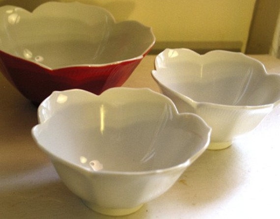 Vintage Set of 3 Tulip Bowls