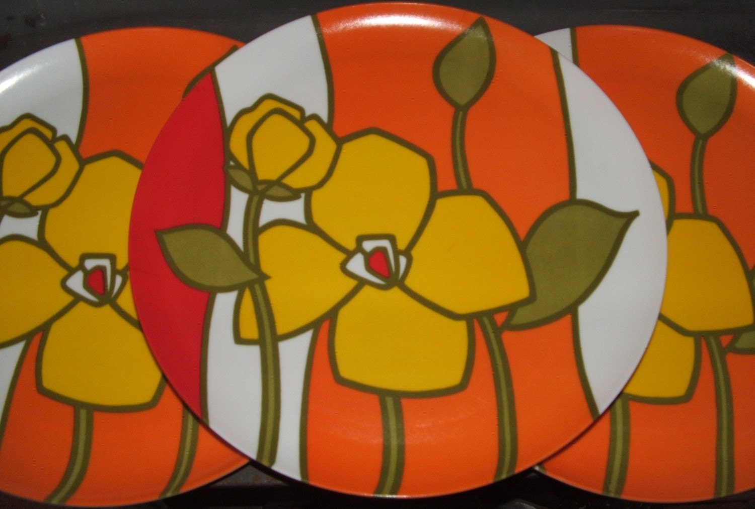 Set of Three Vintage Melamine Plates from Allied Chemical USA – Haute Juice