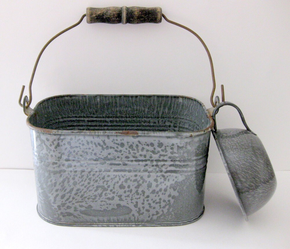 Vintage Graniteware Dinner Bucket with Cup Inspiration