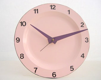 Items similar to Vintage Plate Clock on Etsy
