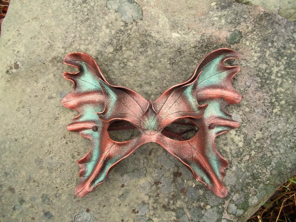 Fairy mask in brown