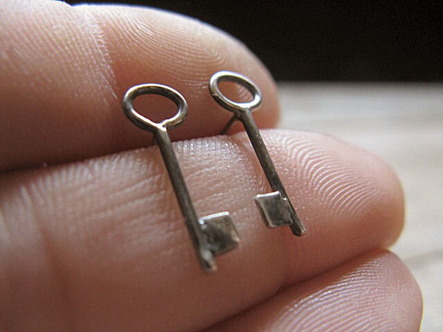 Skeleton Key Stud Earrings Sterling Silver by AutumnEquinox
