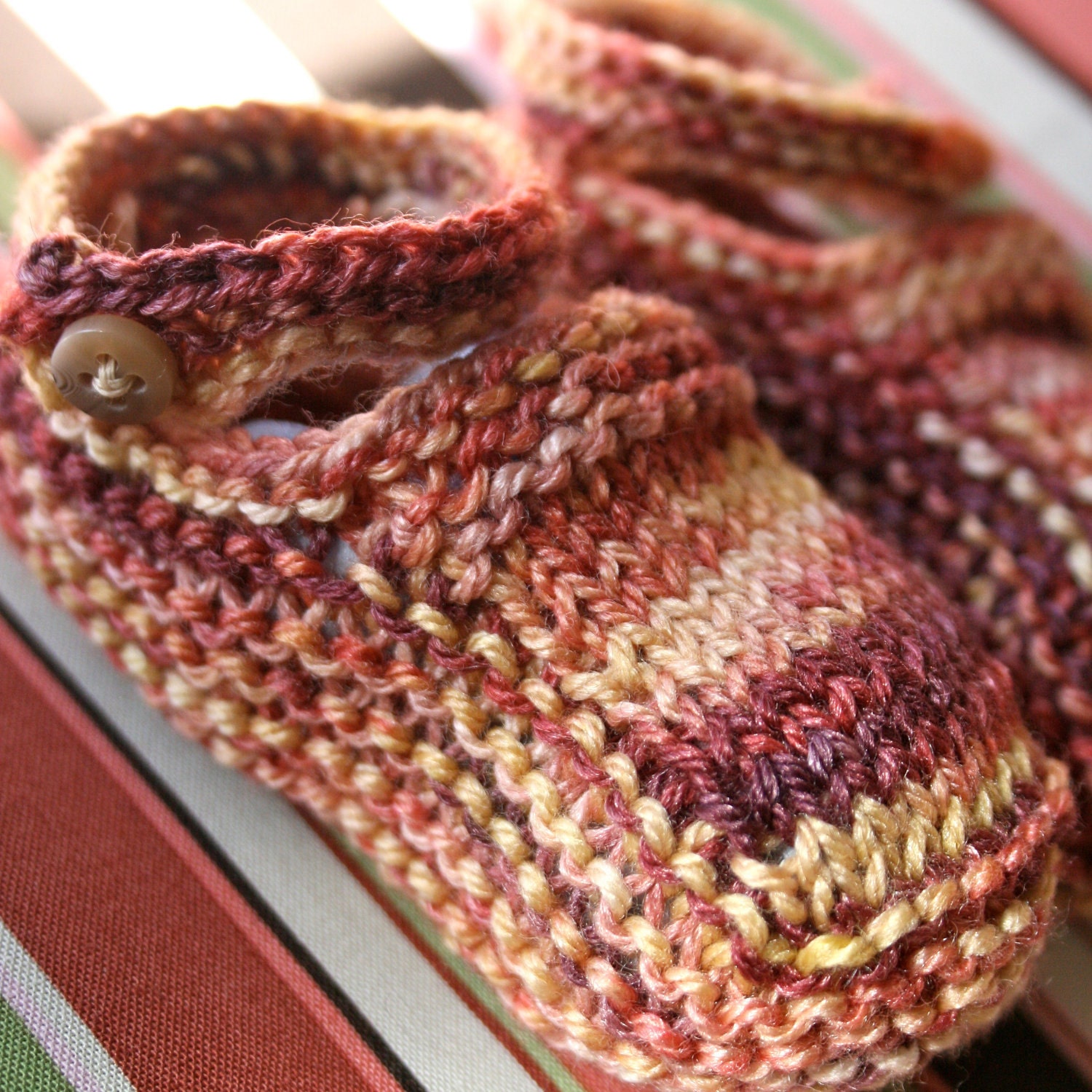 PDF Knitting Pattern Strappy Baby Booties by TheSproutCo on Etsy