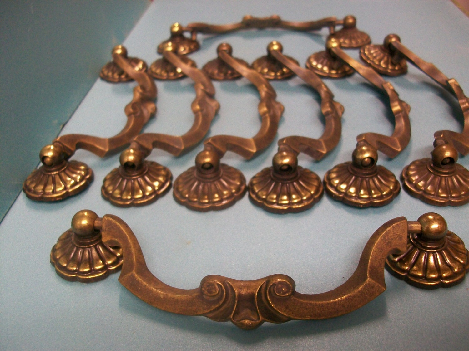 1 ANTIQUE Brass Deco Drop Drawer Pull, Scalloped Washers, Antique ...