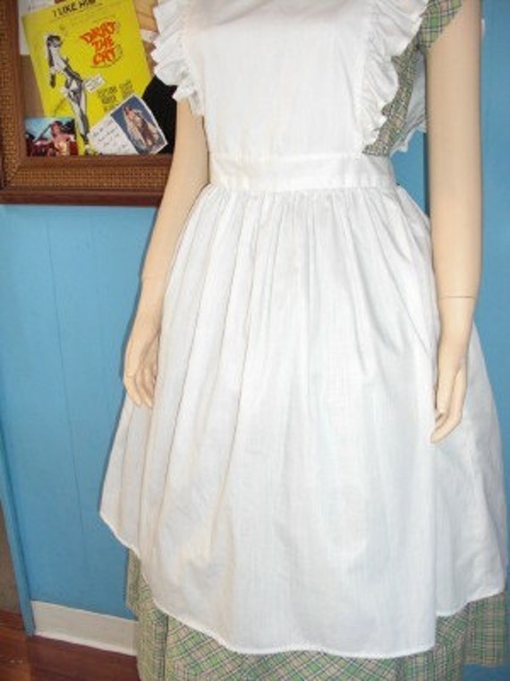 Vintage White Frilly Full Apron