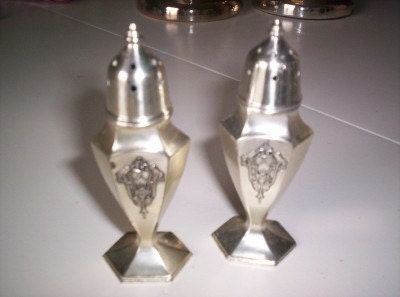 Vintage Set of Silver Quaker Shaker Salt and Pepper Shakers