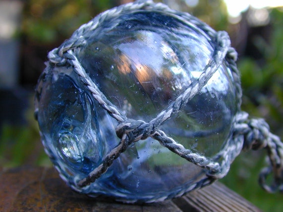 BLUE BELL ANTIQUE COLLECTIBLE HAND BLOWN GLASS FISHING FLOAT