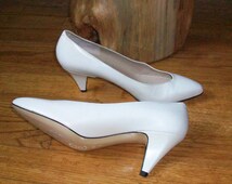 Popular items for 80s white pumps on Etsy