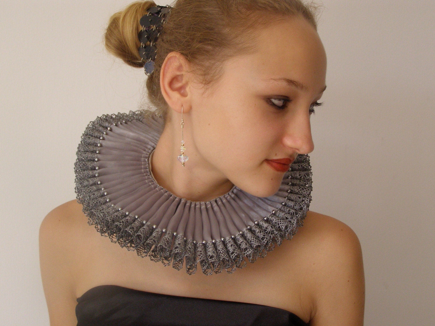 Elizabethan Ruff Lady in Grey from Stirling Castle