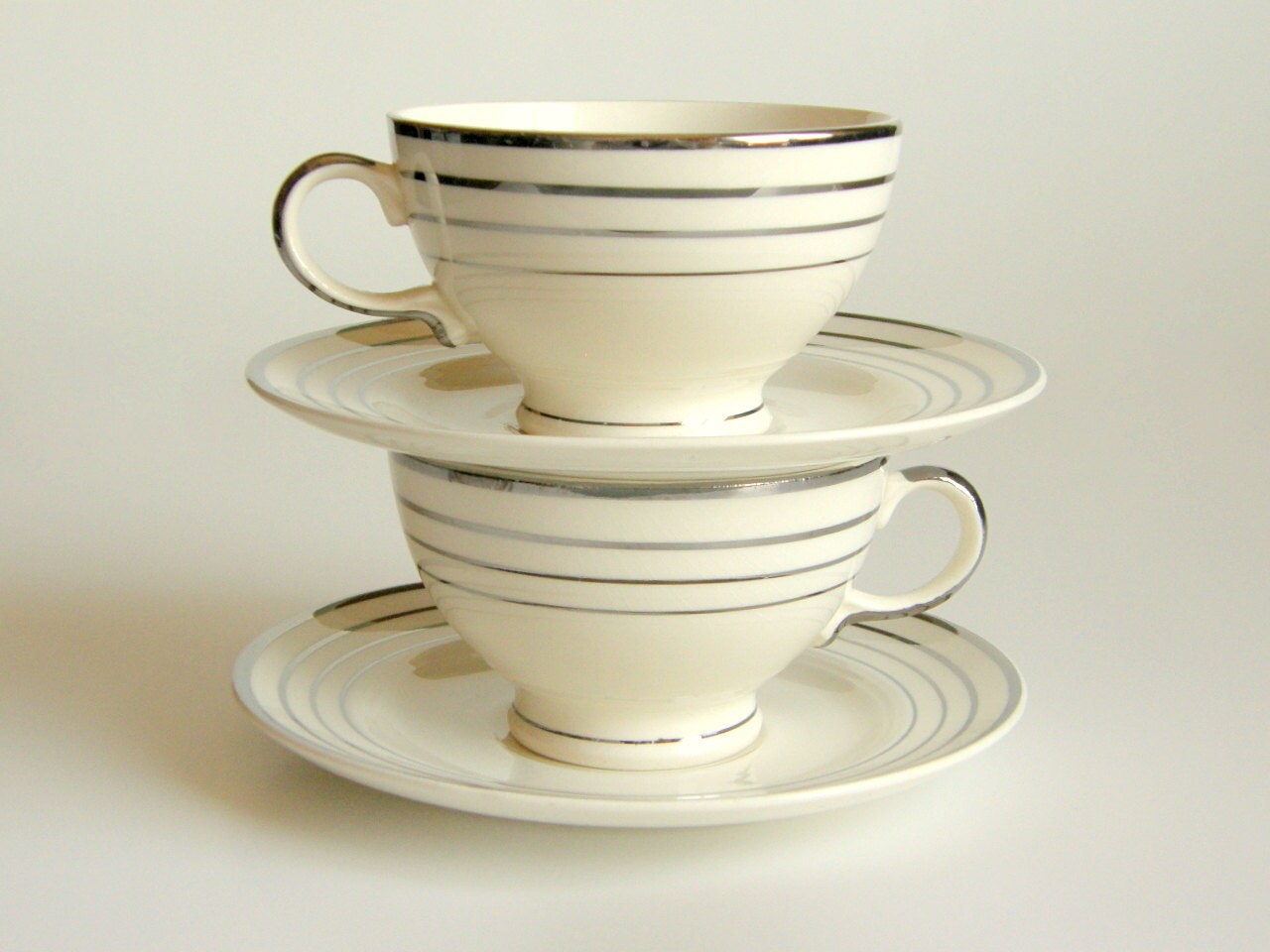Art Deco Salem Saphire Cups, Zephyr Pattern, White w/ Platinum ...