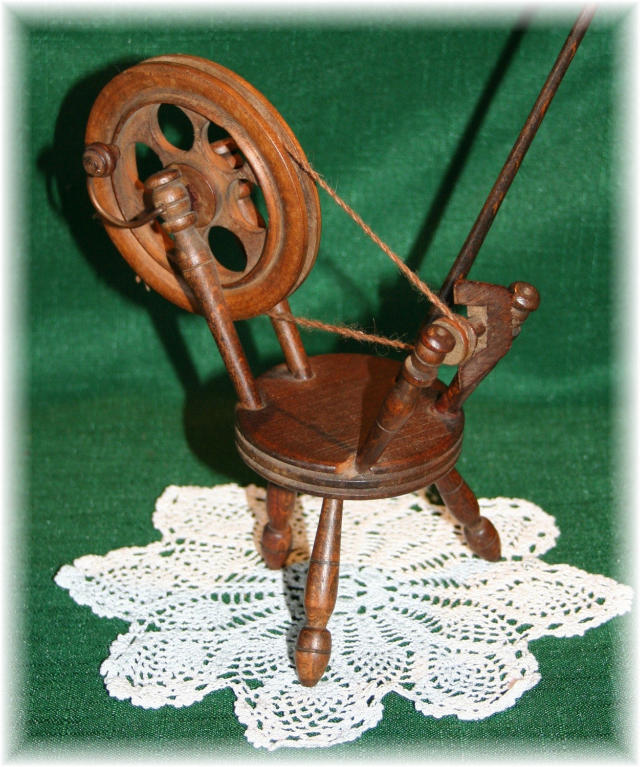 Antique Vintage Small Wooden Spinning Wheel with Spindle Great