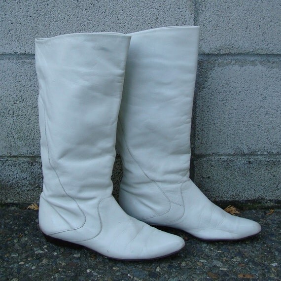 Vintage 1970s Joyce Bone Cream White Leather Slouch Heeled