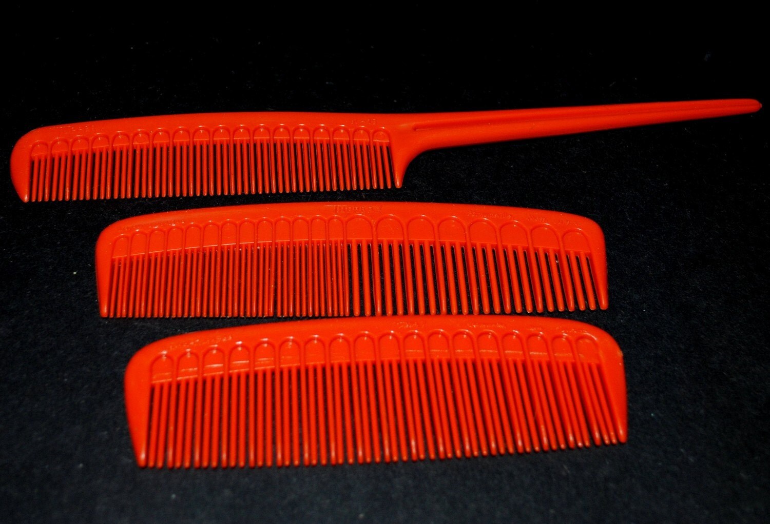 Tupperware NEW Hair Orange Comb 3pc set