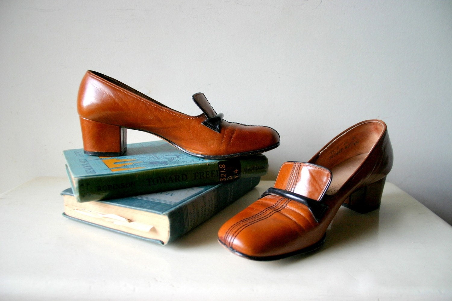1940s Leather Librarian Shoes by PsychicCeremonies on Etsy