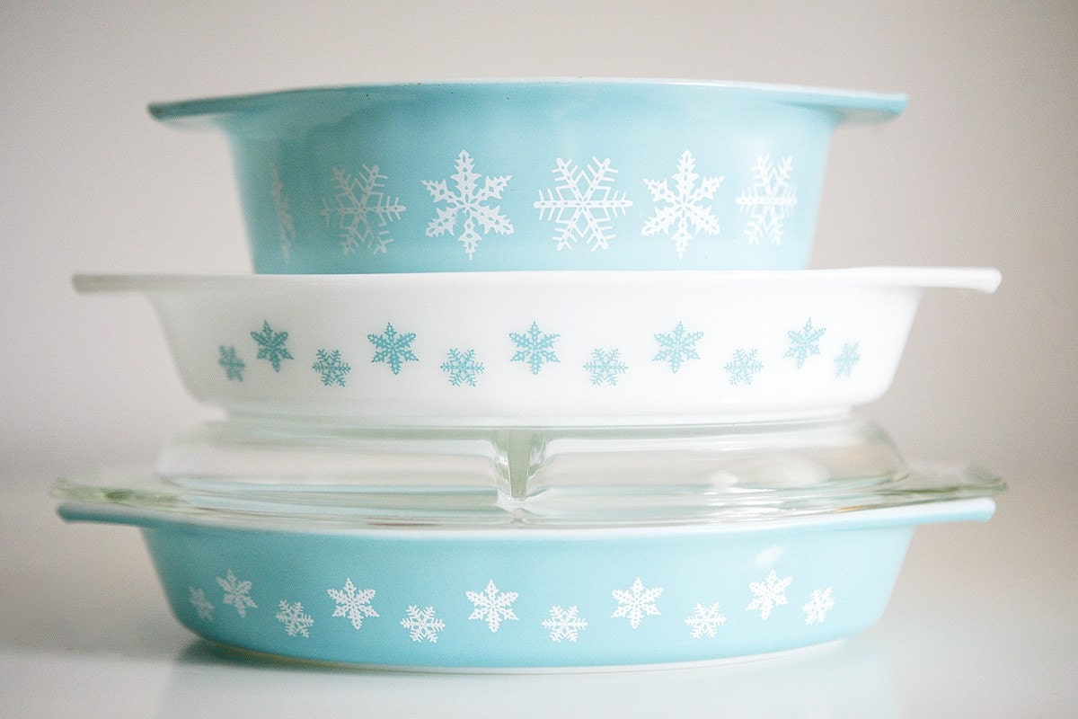 Teal Snowflake Pyrex Casserole Set
