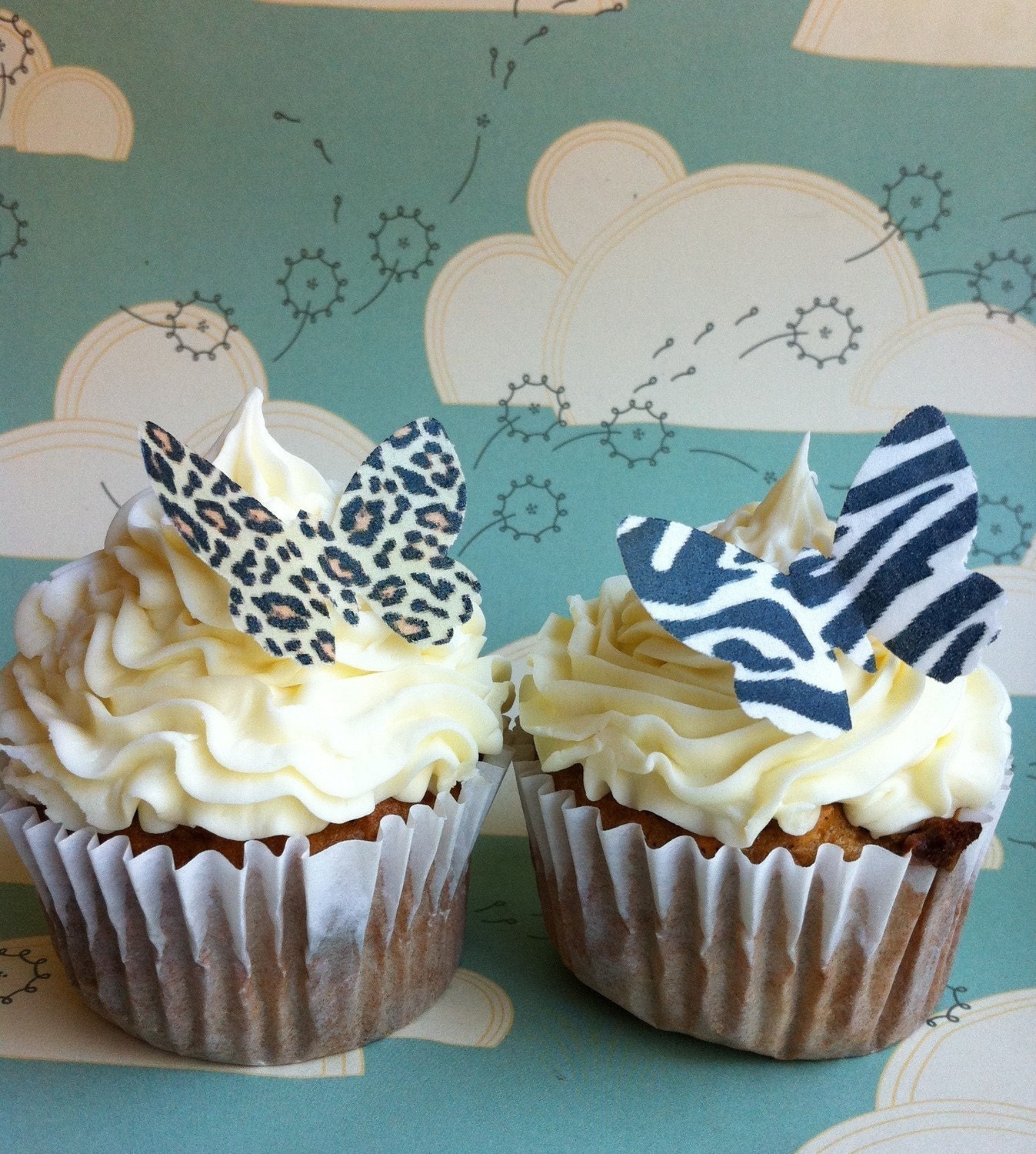 The Original EDIBLE BUTTERFLIES small Animal Print Cake
