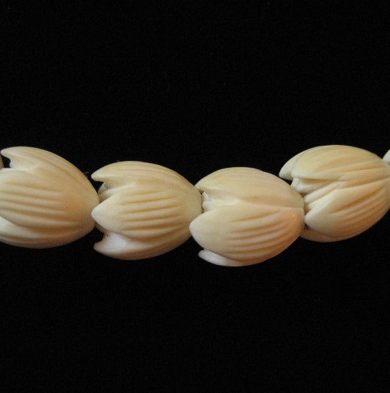 Genuine Pre Ban Ivory Carved Lotus Flower Blossom Necklace