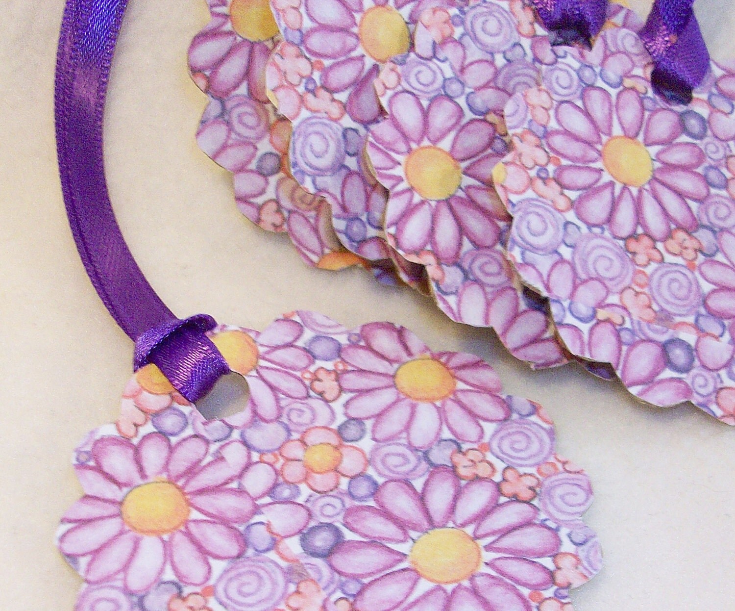 Purple Daisy Round Scalloped Gift Tags Set of five