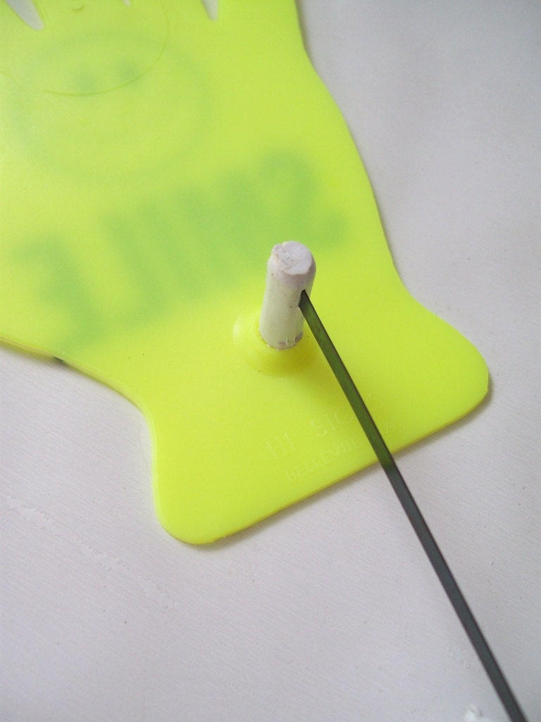 vintage hi sign waving hand car window dashboard kitsch