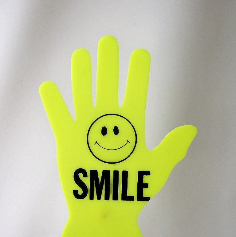 vintage hand sign waving smile hi hello car window suction cup