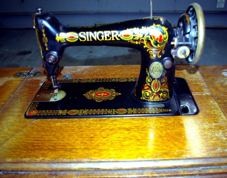 Antique Singer Sewing Machine 1913 Cabinet by bettysworld4u