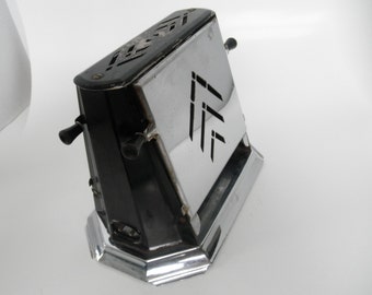 Old Retro Toaster. Vintage Toaster with Chevron Design. Flopper Type ...