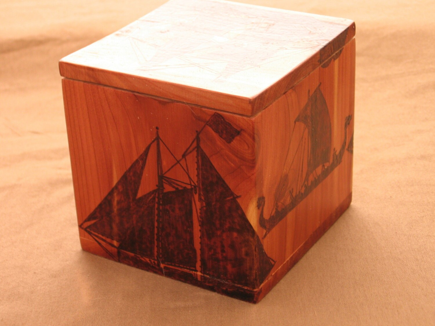 Small decorative box SAILING SHIPS Cedar Wood Wood