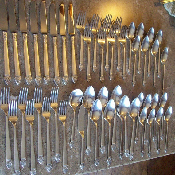 Antique 1933 Oneida Community Plate Silverplate by brightdaisydays