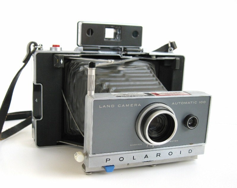 vintage 60s Polaroid 100 land camera with folding bellows AS