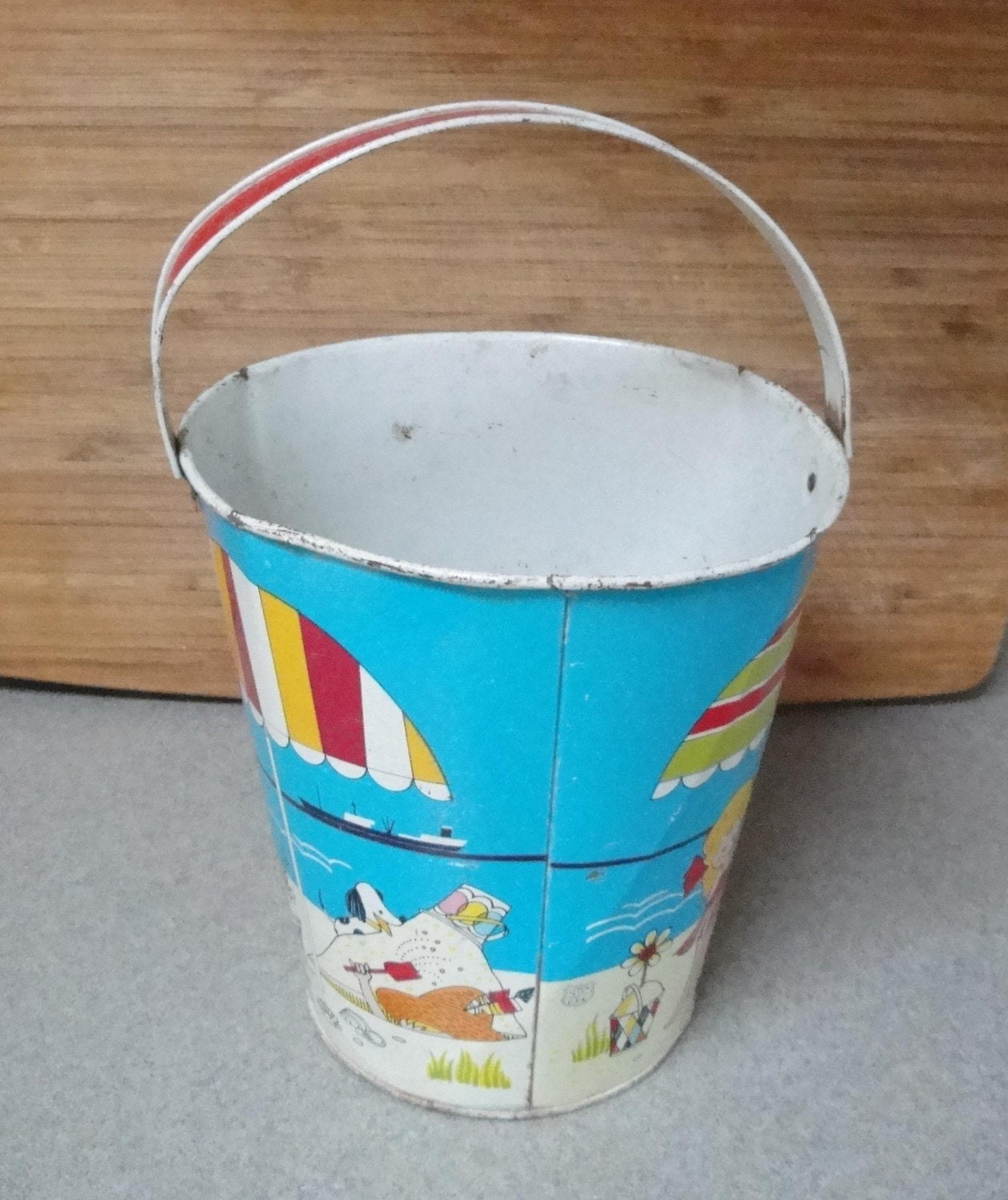 CHEIN SAND PAIL Children at Beach 1950s-1960s Tin Litho