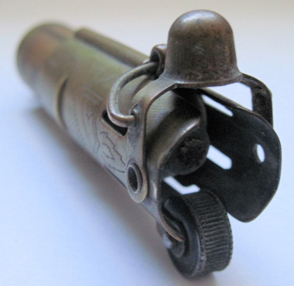 VINTAGE WWII ARMY NAVY BOWERS SLIDE TRENCH LIGHTER