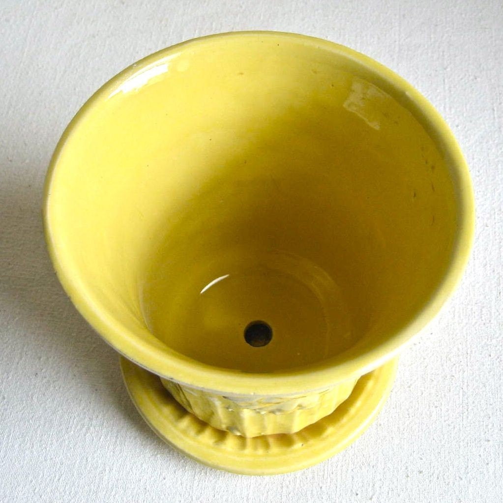 Vintage McCoy Pottery Flower Pot Yellow Daisies