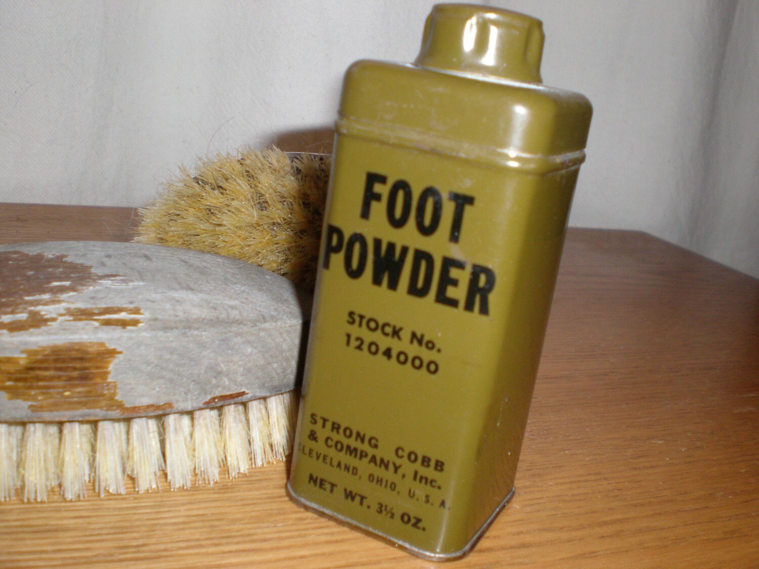 VINTAGE TIN WWII Army Issue Foot Powder.