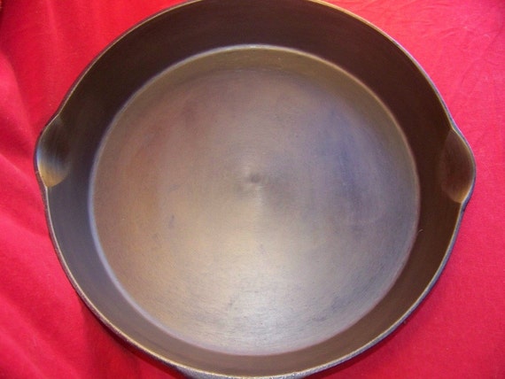 Wagner No. 12 Cast Iron Skillet 0005 Wagner No. 12 Cast Iron Skillet 0005