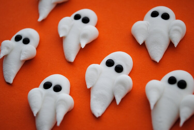 Ghosts Royal Icing Cake and Cupcake Toppers by cakeartbychristy