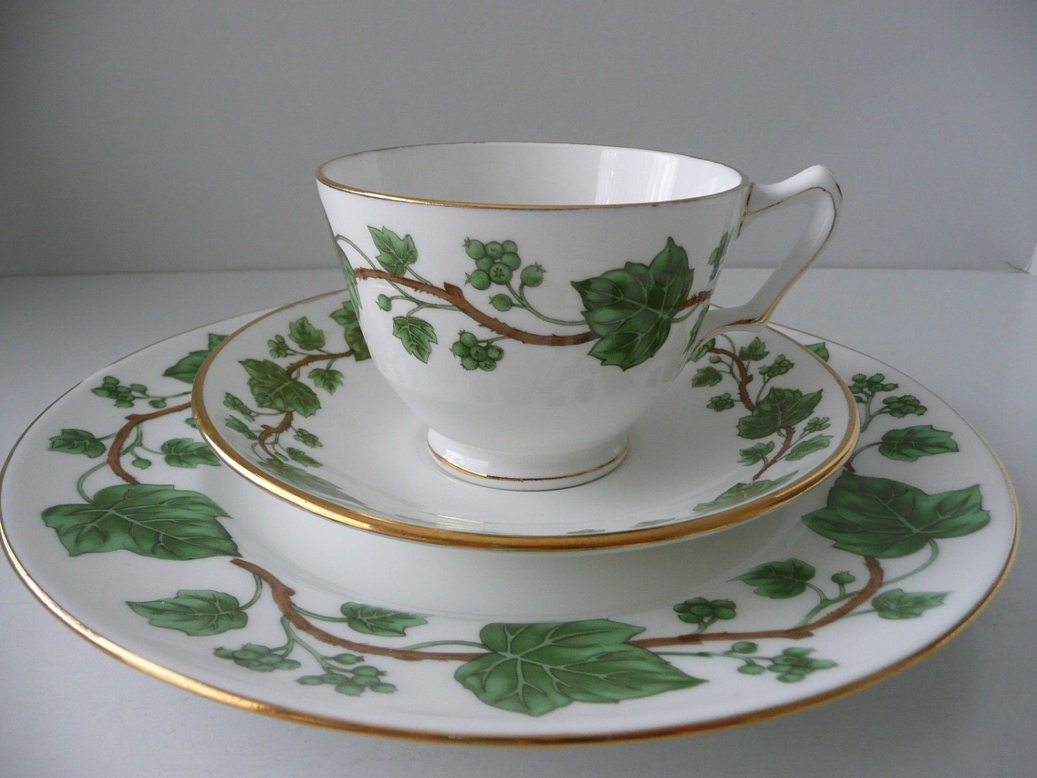 Three Piece Royal Victoria China Ivy Pattern Dinner Set – Haute Juice
