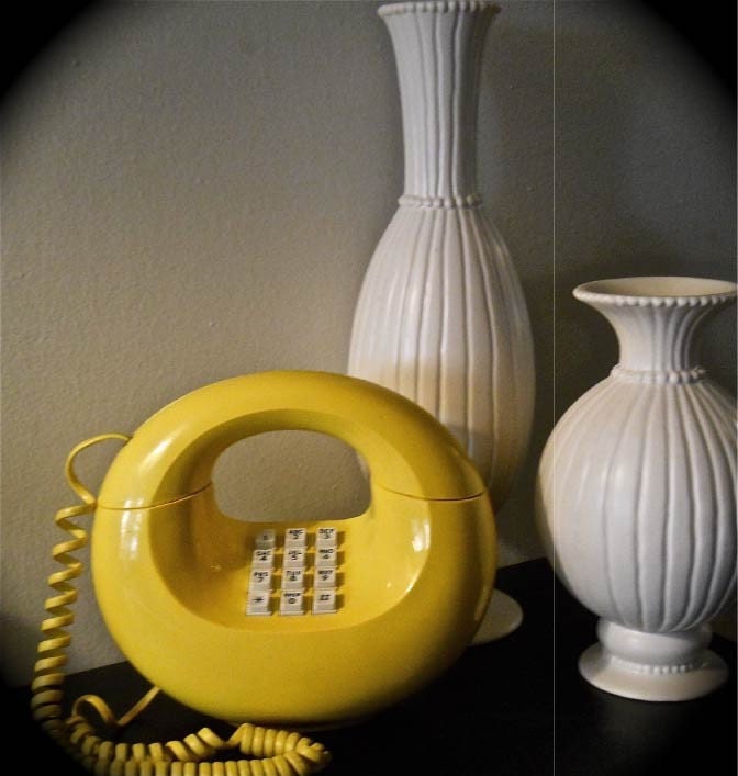 Vintage Mod Yellow Donut Phone