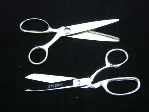 Gingher Sewing Scissors Set of 2 Dressmaker G8 and Pinking
