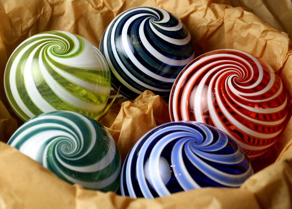 Red swirl blown glass ornament by bluejaysnbumblebees on Etsy